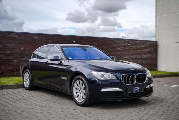 Black BMW 730 2014 in Kaunas, with an engine capacity of 2.99 L and mileage of 249 thousand km for 13450 €, photo 1 on AUTOMOTO.COM.LV