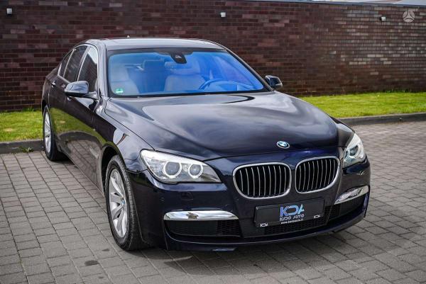 Black BMW 730 2014 in Kaunas, with an engine capacity of 2.99 L and mileage of 249 thousand km for 13450 €, photo 2 on AUTOMOTO.COM.LV