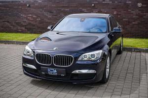 Black BMW 730 2014 in Kaunas, with an engine capacity of 2.99 L and mileage of 249 thousand km for 13450 €, photo 5 on AUTOMOTO.COM.LV