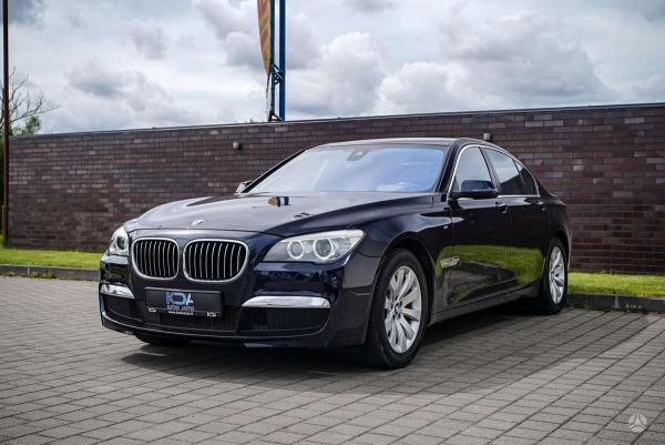 Black BMW 730 2014 in Kaunas, with an engine capacity of 2.99 L and mileage of 249 thousand km for 13450 €, photo 5 on AUTOMOTO.COM.LV
