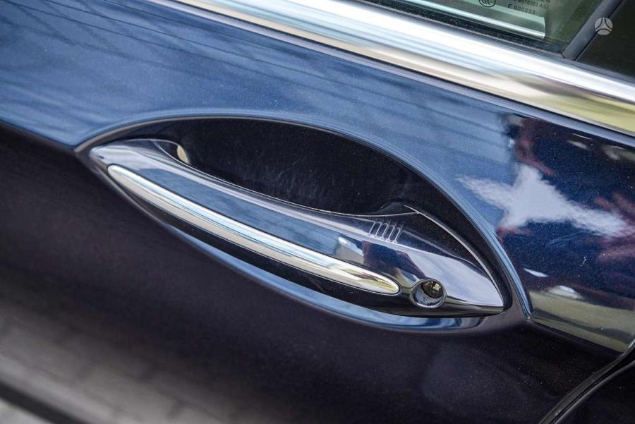 Black BMW 730 2014 in Kaunas, with an engine capacity of 2.99 L and mileage of 249 thousand km for 13450 €, photo 9 on AUTOMOTO.COM.LV