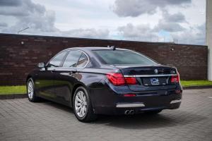 Black BMW 730 2014 in Kaunas, with an engine capacity of 2.99 L and mileage of 249 thousand km for 13450 €, photo 10 on AUTOMOTO.COM.LV