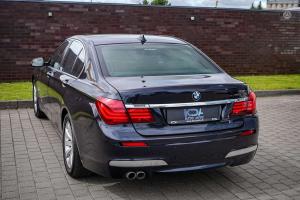 Black BMW 730 2014 in Kaunas, with an engine capacity of 2.99 L and mileage of 249 thousand km for 13450 €, photo 11 on AUTOMOTO.COM.LV