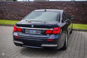 Black BMW 730 2014 in Kaunas, with an engine capacity of 2.99 L and mileage of 249 thousand km for 13450 €, photo 13 on AUTOMOTO.COM.LV