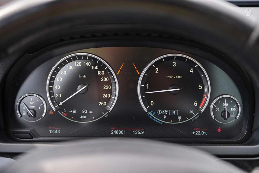 Black BMW 730 2014 in Kaunas, with an engine capacity of 2.99 L and mileage of 249 thousand km for 13450 €, photo 24 on AUTOMOTO.COM.LV