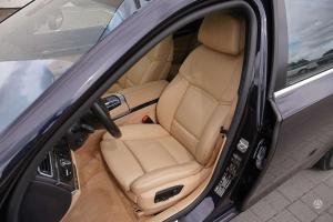 Black BMW 730 2014 in Kaunas, with an engine capacity of 2.99 L and mileage of 249 thousand km for 13450 €, photo 31 on AUTOMOTO.COM.LV