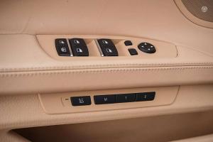 Black BMW 730 2014 in Kaunas, with an engine capacity of 2.99 L and mileage of 249 thousand km for 13450 €, photo 34 on AUTOMOTO.COM.LV