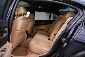 Black BMW 730 2014 in Kaunas, with an engine capacity of 2.99 L and mileage of 249 thousand km for 13450 €, photo 37 on AUTOMOTO.COM.LV