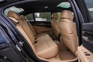 Black BMW 730 2014 in Kaunas, with an engine capacity of 2.99 L and mileage of 249 thousand km for 13450 €, photo 40 on AUTOMOTO.COM.LV