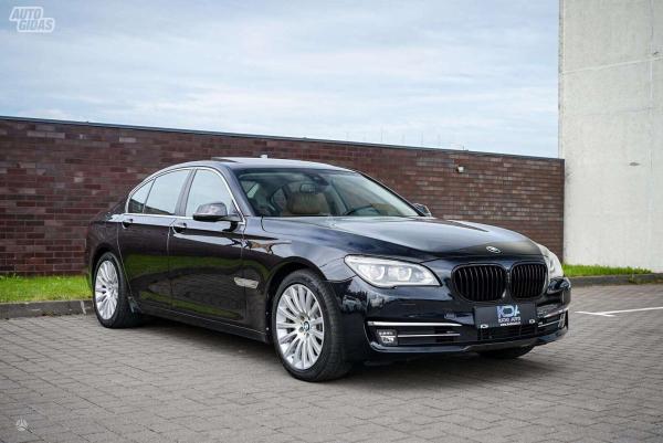 Melns BMW 730 2014 Kauņa, ar dzinēja tilpumu 3.00 L un nobraukumu 294 tūkst. km par 14250 €, foto 1 vietnē AUTOMOTO.COM.LV