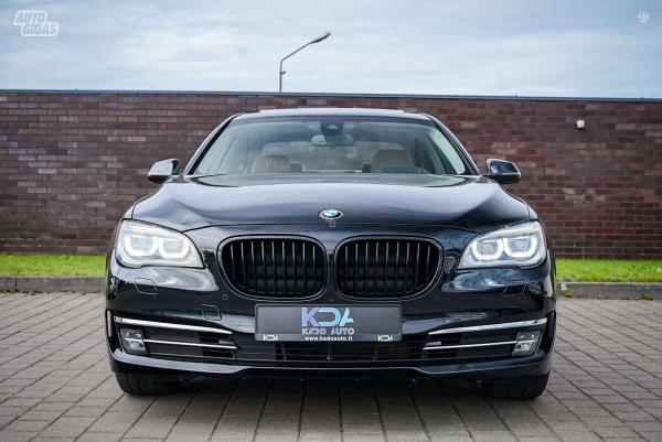 Melns BMW 730 2014 Kauņa, ar dzinēja tilpumu 3.00 L un nobraukumu 294 tūkst. km par 14250 €, foto 4 vietnē AUTOMOTO.COM.LV