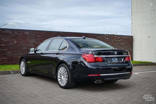 Melns BMW 730 2014 Kauņa, ar dzinēja tilpumu 3.00 L un nobraukumu 294 tūkst. km par 14250 €, foto 10 vietnē AUTOMOTO.COM.LV