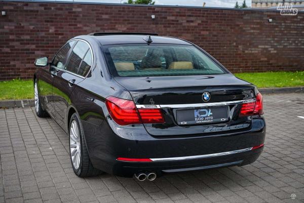 Melns BMW 730 2014 Kauņa, ar dzinēja tilpumu 3.00 L un nobraukumu 294 tūkst. km par 14250 €, foto 11 vietnē AUTOMOTO.COM.LV