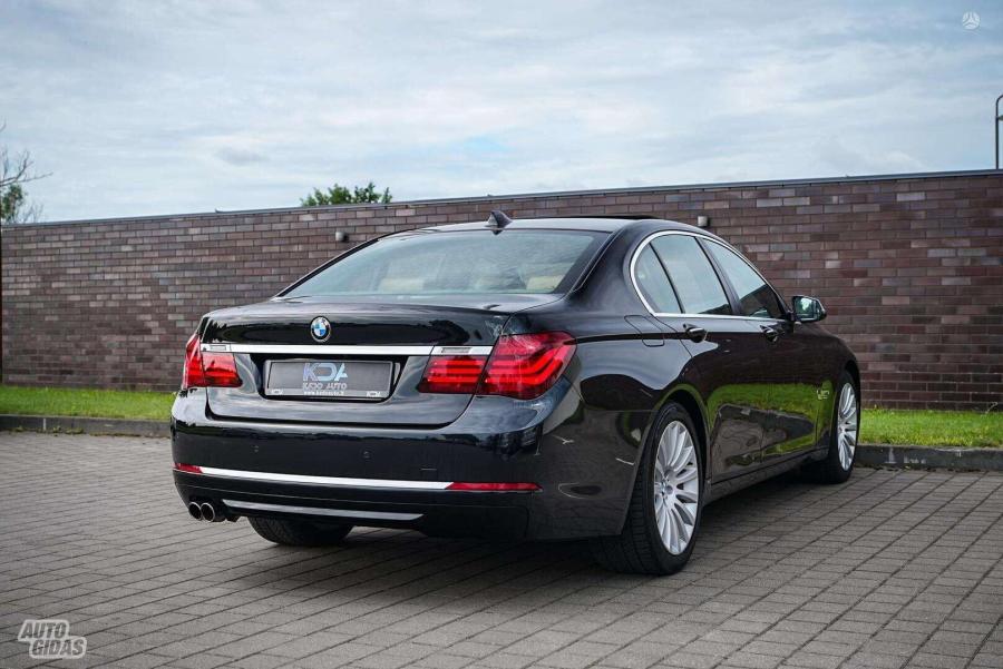 Melns BMW 730 2014 Kauņa, ar dzinēja tilpumu 3.00 L un nobraukumu 294 tūkst. km par 14250 €, foto 14 vietnē AUTOMOTO.COM.LV