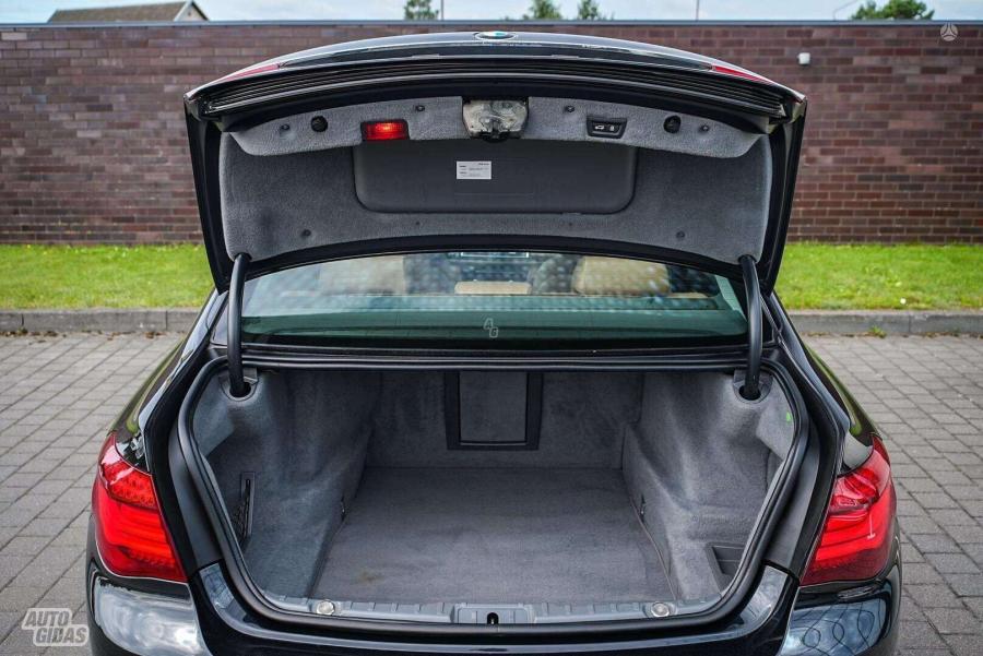 Melns BMW 730 2014 Kauņa, ar dzinēja tilpumu 3.00 L un nobraukumu 294 tūkst. km par 14250 €, foto 16 vietnē AUTOMOTO.COM.LV