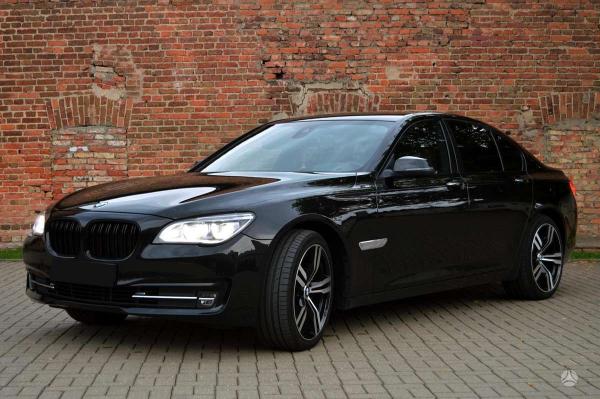 Melns BMW 730 2014 Kauņa, ar dzinēja tilpumu 2.99 L un nobraukumu 295 tūkst. km par 14800 €, foto 3 vietnē AUTOMOTO.COM.LV