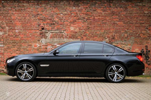 Melns BMW 730 2014 Kauņa, ar dzinēja tilpumu 2.99 L un nobraukumu 295 tūkst. km par 14800 €, foto 7 vietnē AUTOMOTO.COM.LV