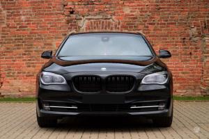 Black BMW 730 2014 in Kaunas, with an engine capacity of 2.99 L and mileage of 295 thousand km for 14800 €, photo 9 on AUTOMOTO.COM.LV