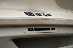 Black BMW 730 2014 in Kaunas, with an engine capacity of 2.99 L and mileage of 295 thousand km for 14800 €, photo 15 on AUTOMOTO.COM.LV