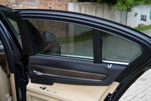 Black BMW 730 2014 in Kaunas, with an engine capacity of 2.99 L and mileage of 295 thousand km for 14800 €, photo 18 on AUTOMOTO.COM.LV
