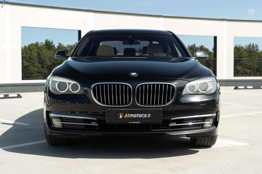 Black BMW 730 2014 in Vilnius, with an engine capacity of 2.99 L and mileage of 218 thousand km for 11250 €, photo 1 on AUTOMOTO.COM.LV