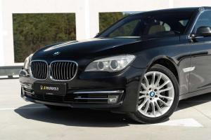 Black BMW 730 2014 in Vilnius, with an engine capacity of 2.99 L and mileage of 218 thousand km for 11250 €, photo 4 on AUTOMOTO.COM.LV