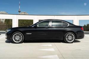 Black BMW 730 2014 in Vilnius, with an engine capacity of 2.99 L and mileage of 218 thousand km for 11250 €, photo 8 on AUTOMOTO.COM.LV