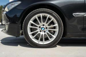 Black BMW 730 2014 in Vilnius, with an engine capacity of 2.99 L and mileage of 218 thousand km for 11250 €, photo 9 on AUTOMOTO.COM.LV