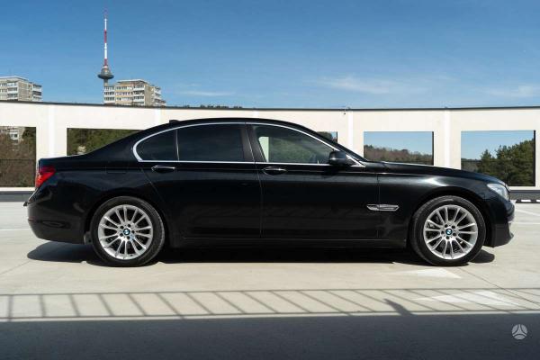 BMW 730 2014 Viļņa vietnē Melns BMW 730 2014 Viļņa, ar dzinēja tilpumu 2.99 L un nobraukumu 218 tūkst. km par 11250 €, foto 10 vietnē AUTOMOTO.COM.LV