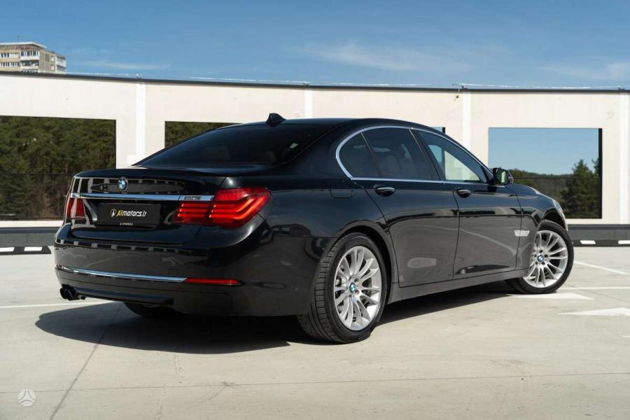 Black BMW 730 2014 in Vilnius, with an engine capacity of 2.99 L and mileage of 218 thousand km for 11250 €, photo 12 on AUTOMOTO.COM.LV