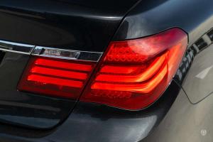 Black BMW 730 2014 in Vilnius, with an engine capacity of 2.99 L and mileage of 218 thousand km for 11250 €, photo 15 on AUTOMOTO.COM.LV