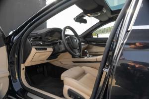 Black BMW 730 2014 in Vilnius, with an engine capacity of 2.99 L and mileage of 218 thousand km for 11250 €, photo 18 on AUTOMOTO.COM.LV