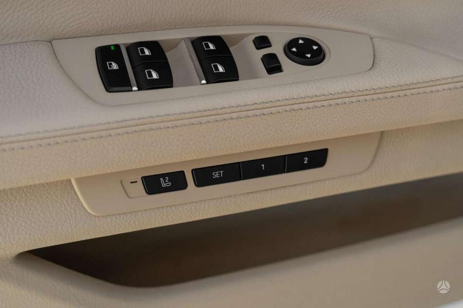 Black BMW 730 2014 in Vilnius, with an engine capacity of 2.99 L and mileage of 218 thousand km for 11250 €, photo 20 on AUTOMOTO.COM.LV