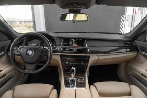Black BMW 730 2014 in Vilnius, with an engine capacity of 2.99 L and mileage of 218 thousand km for 11250 €, photo 23 on AUTOMOTO.COM.LV