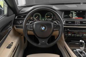 Black BMW 730 2014 in Vilnius, with an engine capacity of 2.99 L and mileage of 218 thousand km for 11250 €, photo 24 on AUTOMOTO.COM.LV
