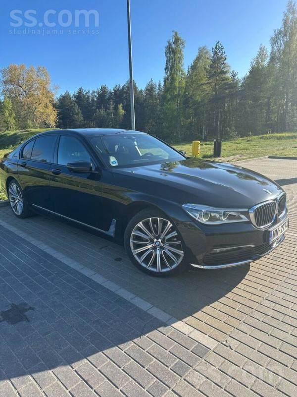 Melns BMW 730 2015 Liepāja, ar dzinēja tilpumu 3.00 L un nobraukumu 266 tūkst. km par 21900 €, foto 1 vietnē AUTOMOTO.COM.LV