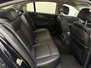 Black BMW 730 2015 in Vilnius, with an engine capacity of 2.99 L and mileage of 240 thousand km for 13990 €, photo 12 on AUTOMOTO.COM.LV