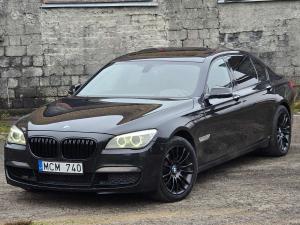 Black BMW 730 2015 in Radviliskis, with an engine capacity of 3.00 L and mileage of 293 thousand km for 11700 €, photo 5 on AUTOMOTO.COM.LV