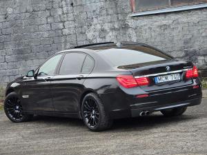 Black BMW 730 2015 in Radviliskis, with an engine capacity of 3.00 L and mileage of 293 thousand km for 11700 €, photo 7 on AUTOMOTO.COM.LV