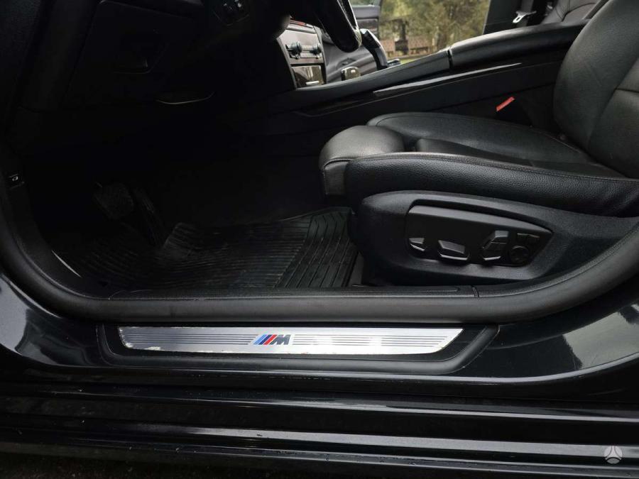 Black BMW 730 2015 in Radviliskis, with an engine capacity of 3.00 L and mileage of 293 thousand km for 11700 €, photo 21 on AUTOMOTO.COM.LV