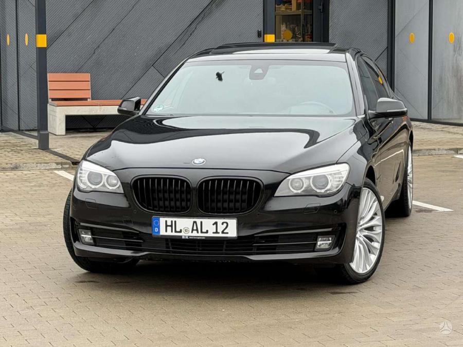 Melns BMW 730 2015 Jonava, ar dzinēja tilpumu 2.99 L un nobraukumu 277 tūkst. km par 13750 €, foto 1 vietnē AUTOMOTO.COM.LV