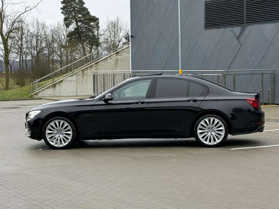 Melns BMW 730 2015 Jonava, ar dzinēja tilpumu 2.99 L un nobraukumu 277 tūkst. km par 13750 €, foto 4 vietnē AUTOMOTO.COM.LV
