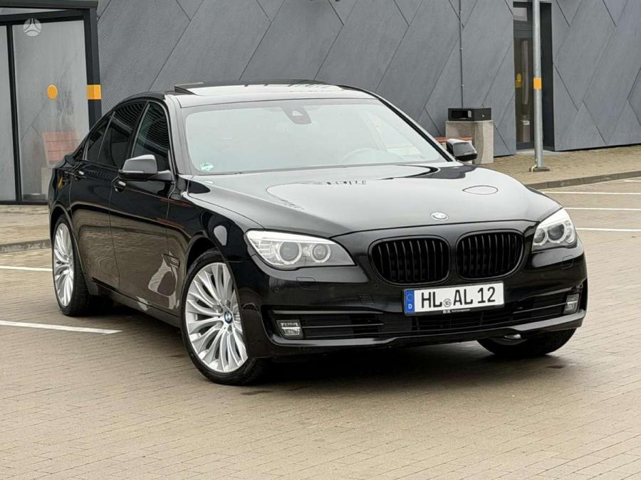 Melns BMW 730 2015 Jonava, ar dzinēja tilpumu 2.99 L un nobraukumu 277 tūkst. km par 13750 €, foto 12 vietnē AUTOMOTO.COM.LV