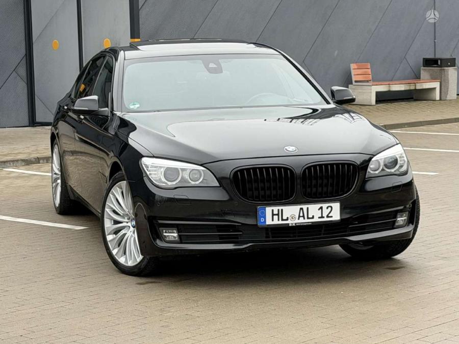 Melns BMW 730 2015 Jonava, ar dzinēja tilpumu 2.99 L un nobraukumu 277 tūkst. km par 13750 €, foto 13 vietnē AUTOMOTO.COM.LV