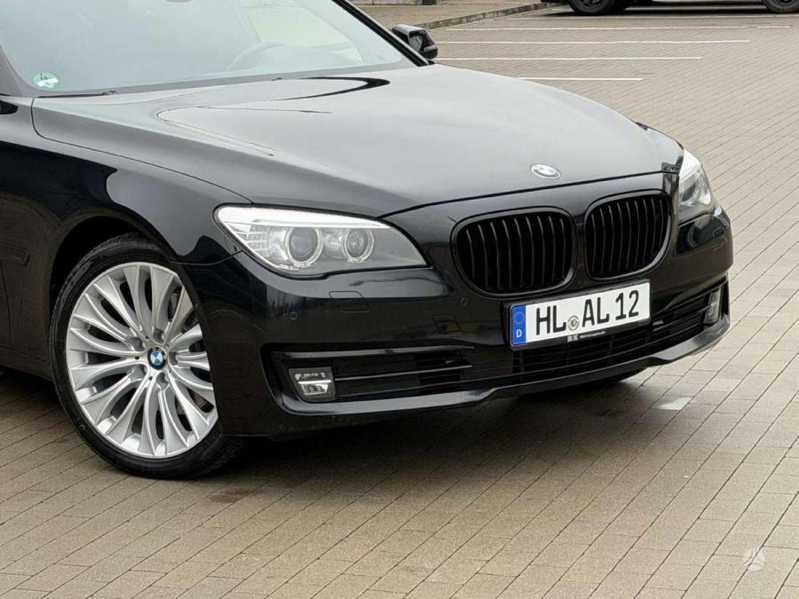 Melns BMW 730 2015 Jonava, ar dzinēja tilpumu 2.99 L un nobraukumu 277 tūkst. km par 13750 €, foto 14 vietnē AUTOMOTO.COM.LV