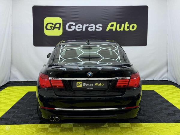Black BMW 730 2015 in Vilnius, with an engine capacity of 2.99 L and mileage of 240 thousand km for 13950 €, photo 5 on AUTOMOTO.COM.LV