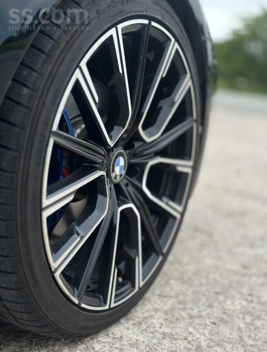 Melns BMW 730 2015 Rēzekne, ar dzinēja tilpumu 3.00 L un nobraukumu 287 tūkst. km par 23990 €, foto 44 vietnē AUTOMOTO.COM.LV