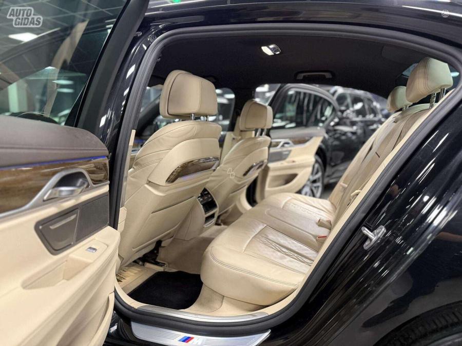 Black BMW 730 2016 in Klaipeda, with an engine capacity of 3.00 L and mileage of 338 thousand km for 20950 €, photo 9 on AUTOMOTO.COM.LV