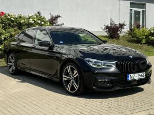 Black BMW 730 2016 in Riga, with an engine capacity of 3.00 L and mileage of 188 thousand km for 31490 €, photo 3 on AUTOMOTO.COM.LV