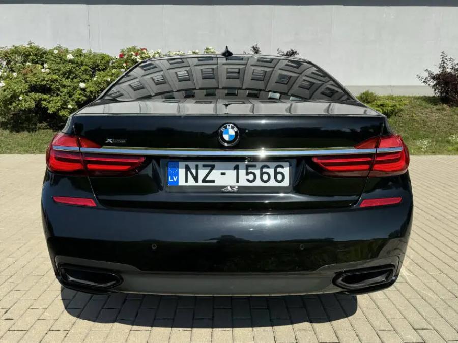 Black BMW 730 2016 in Riga, with an engine capacity of 3.00 L and mileage of 188 thousand km for 31490 €, photo 8 on AUTOMOTO.COM.LV